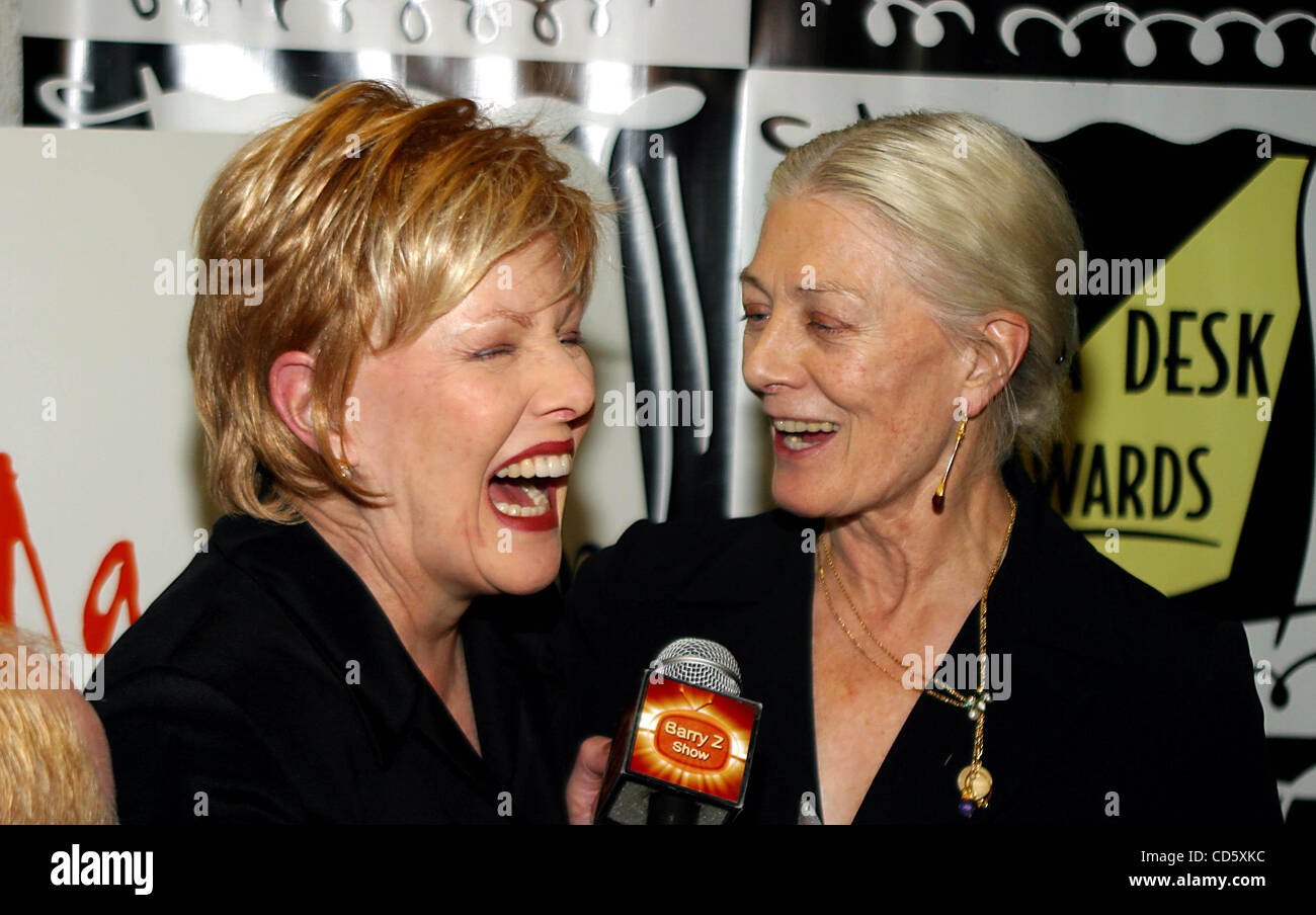 Lynn redgrave and vanessa redgrave hi-res stock photography and images ...
