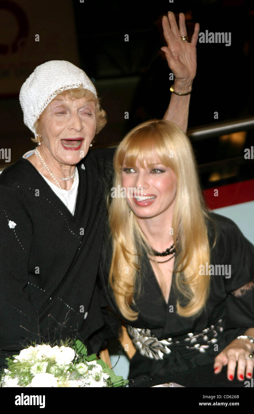 July 15, 2003 - New York, New York, U.S. - K31725RM. SD07/15/2003 ...