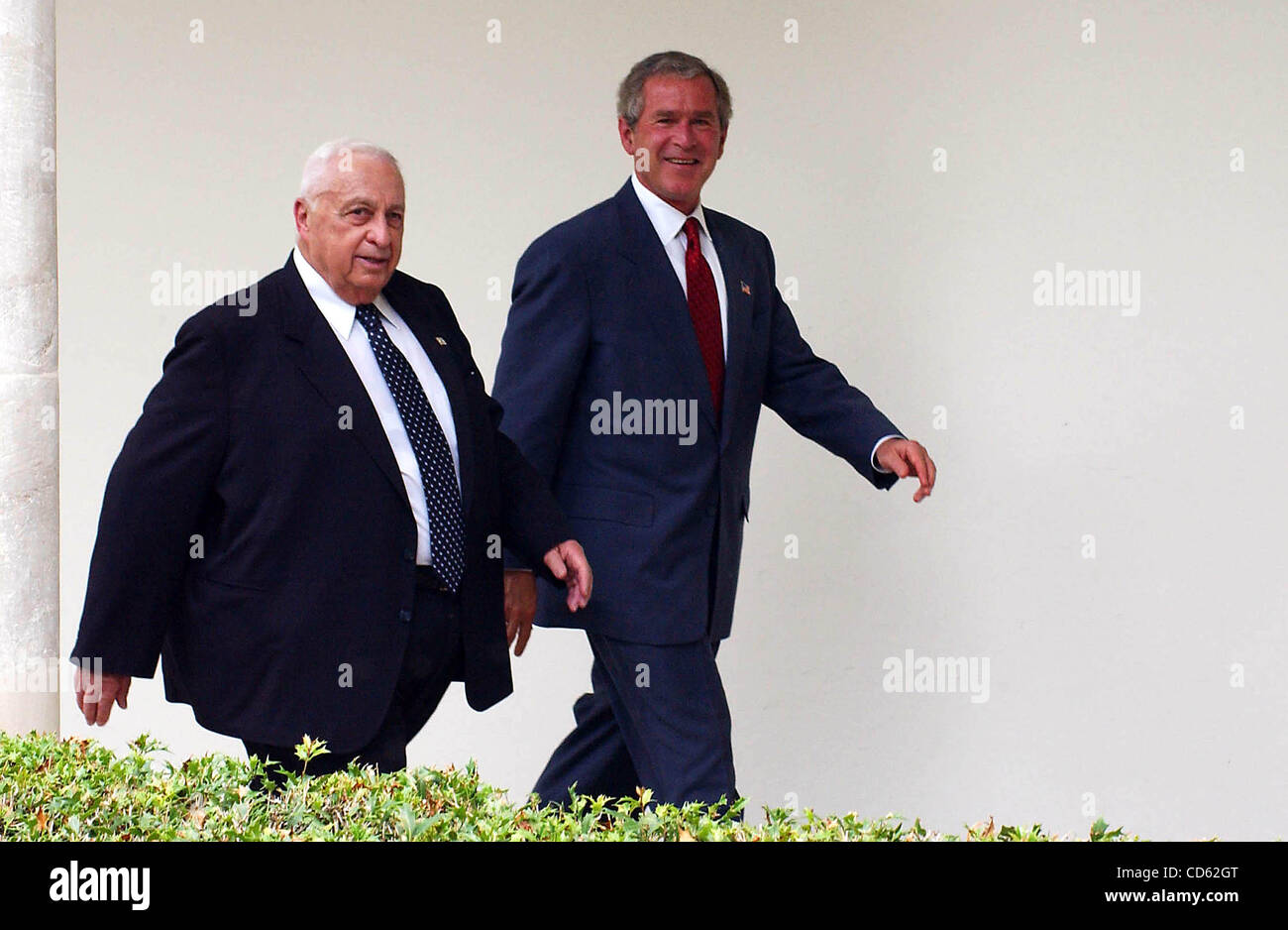 Ariel sharon bush hi-res stock photography and images - Alamy