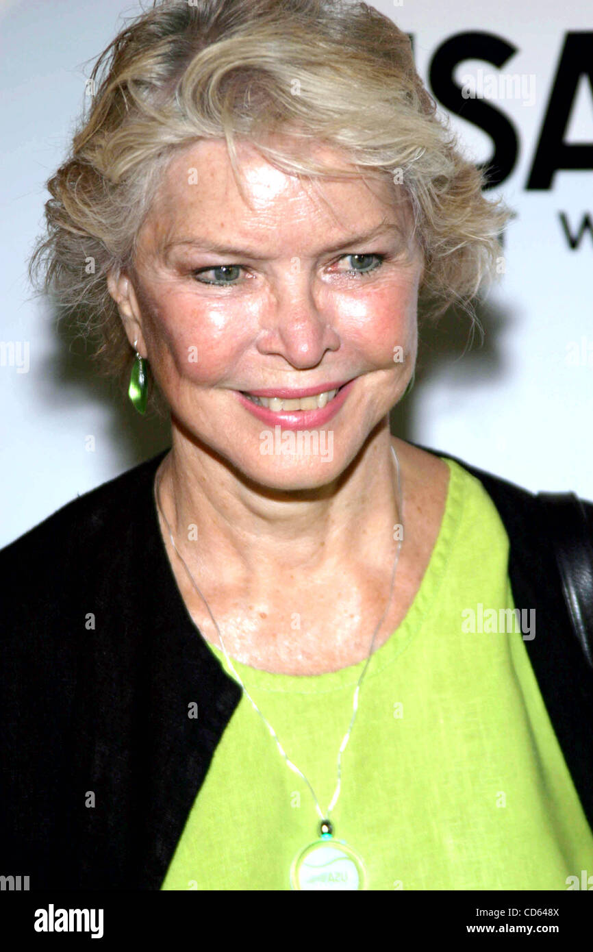 Aug. 25, 2003 - New York, New York, U.S. - K32406RM. SD08/25/2003..USA ...