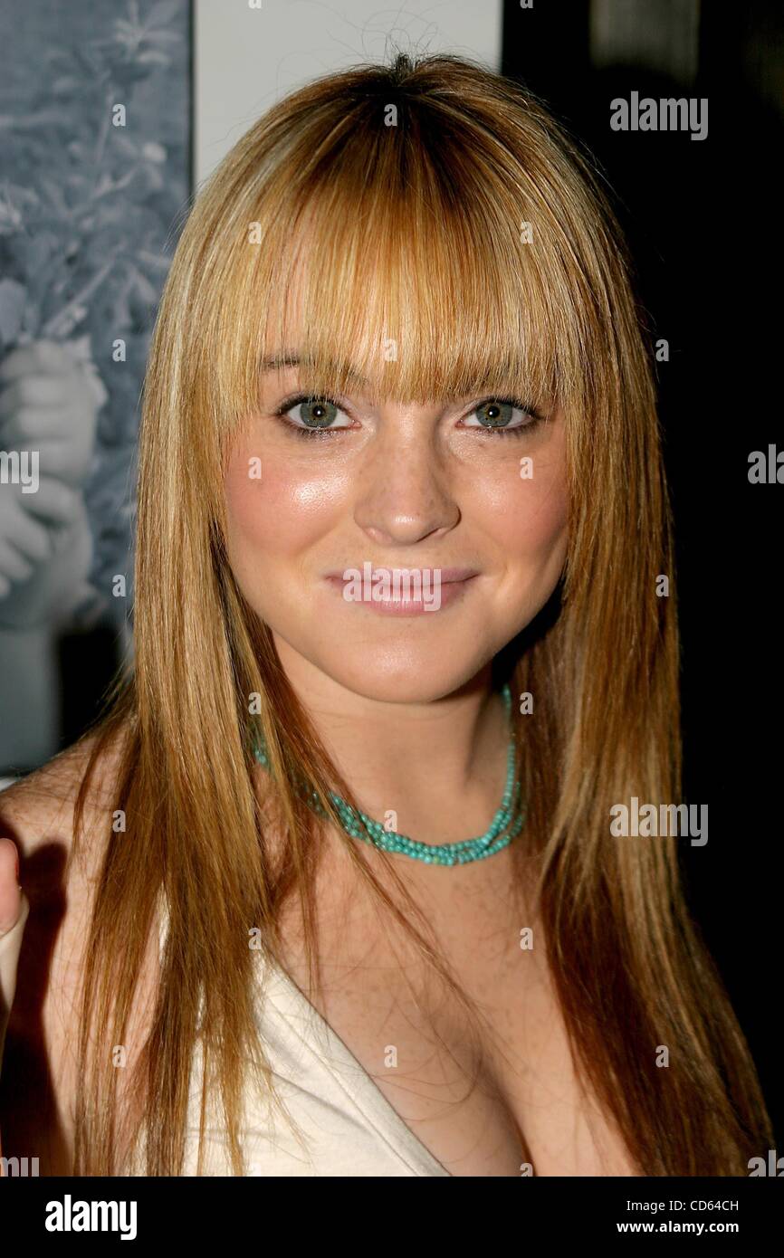 Oasis music video hi-res stock photography and images - Alamy