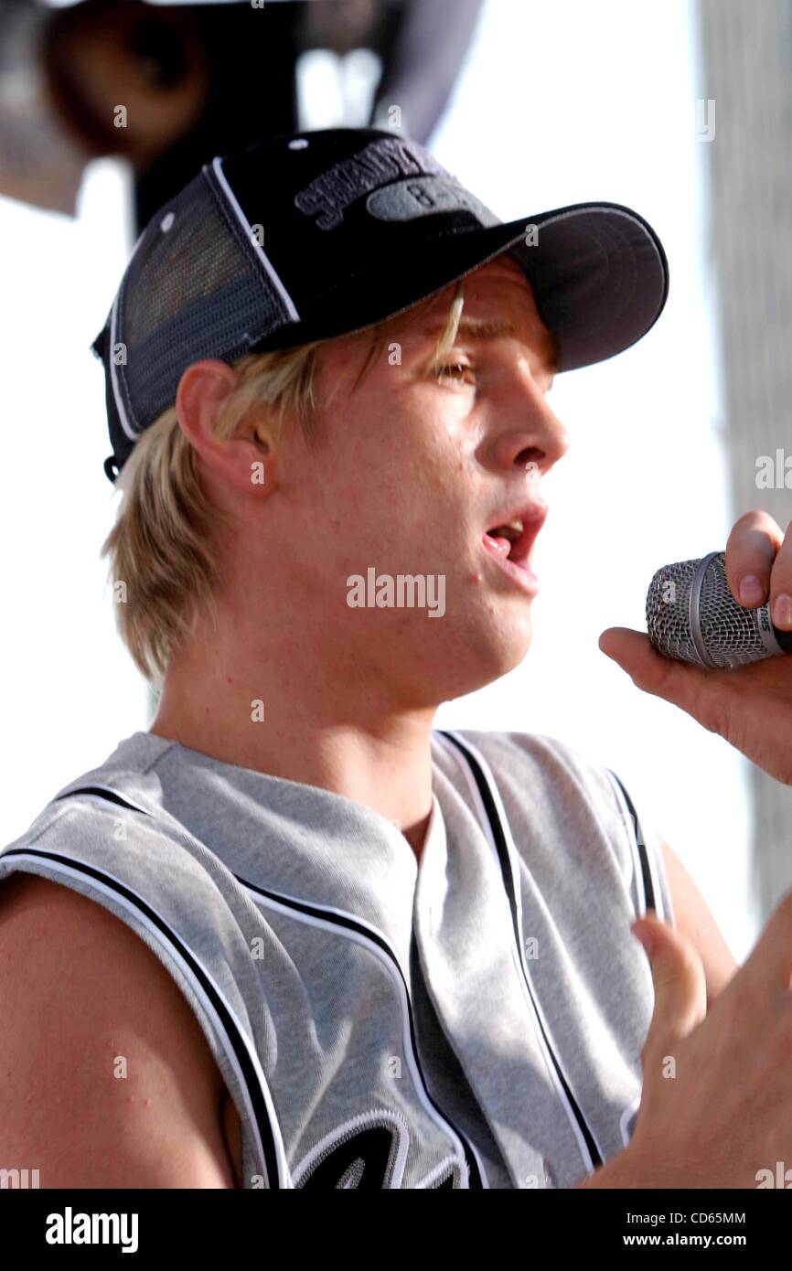 Nick carter 2003 hi-res stock photography and images - Alamy