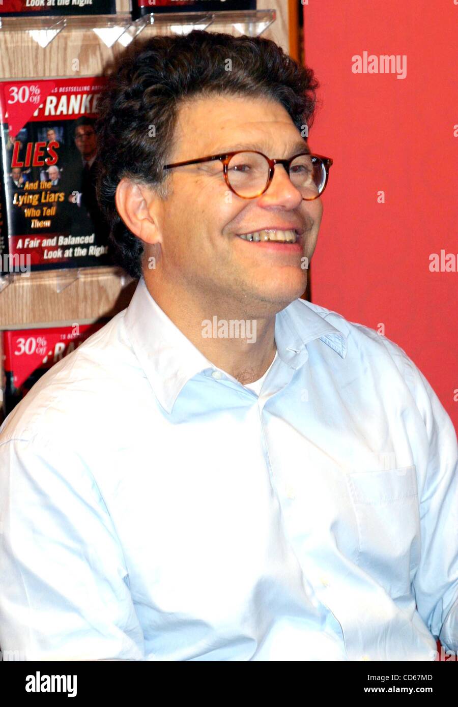 Sept. 19, 2003 - New York, New York, U.S. - K32989RM.AL FRANKEN SIGNS ...
