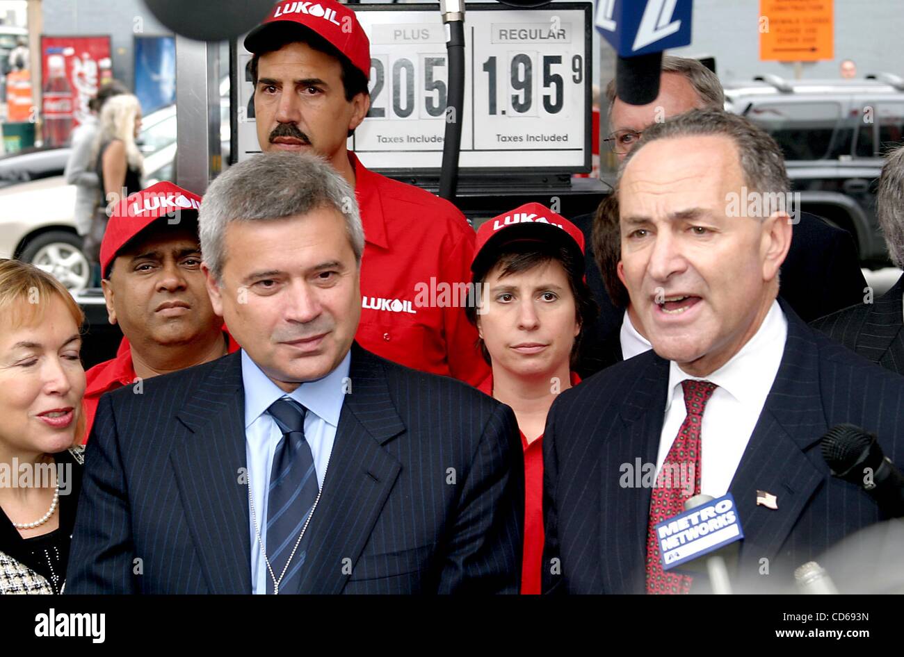 Chuck schumer and putin hi-res stock photography and images - Alamy