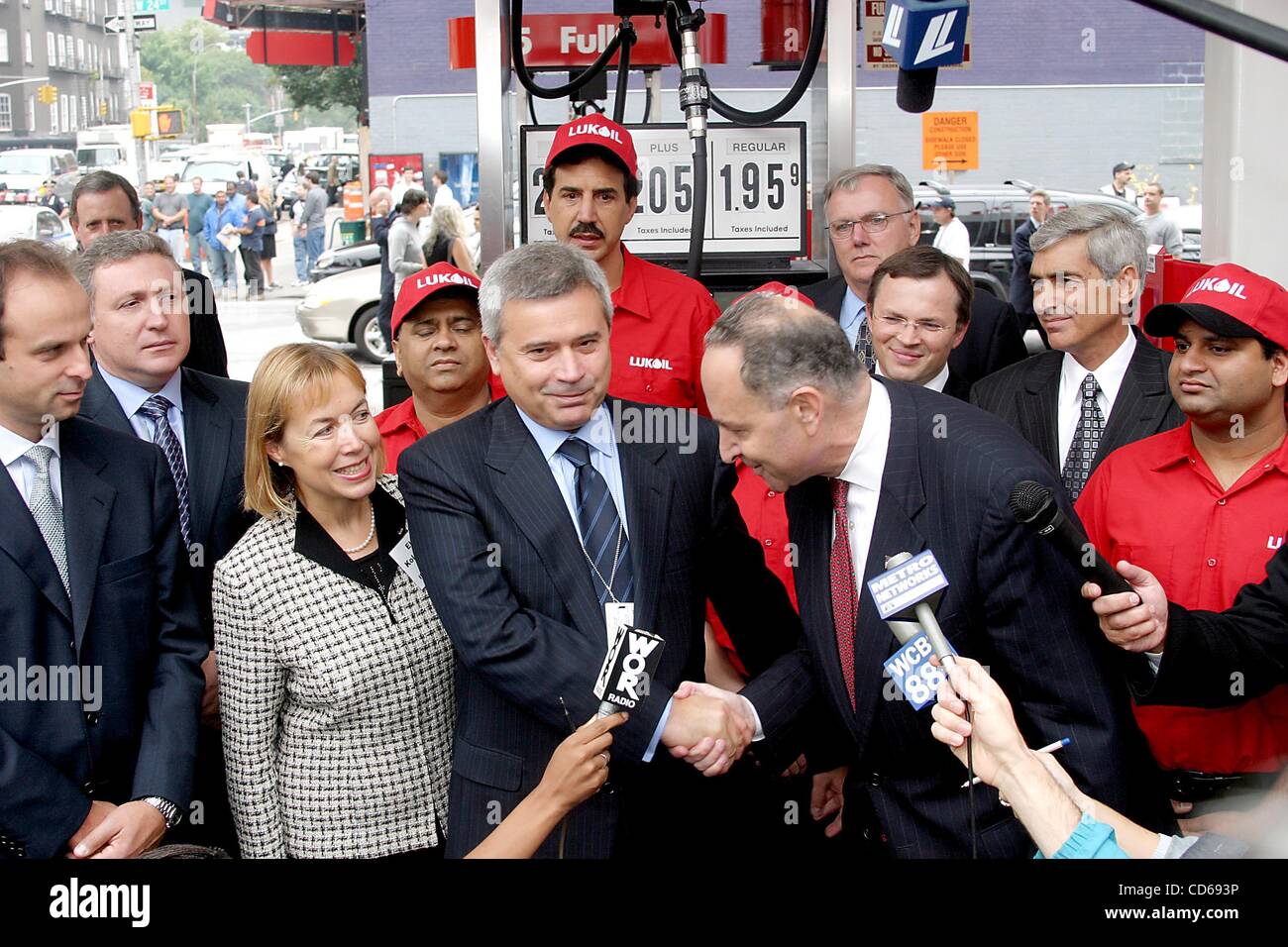 Chuck schumer and putin hi-res stock photography and images - Alamy