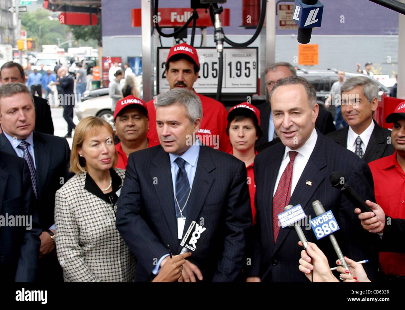 Chuck schumer and putin hi-res stock photography and images - Alamy