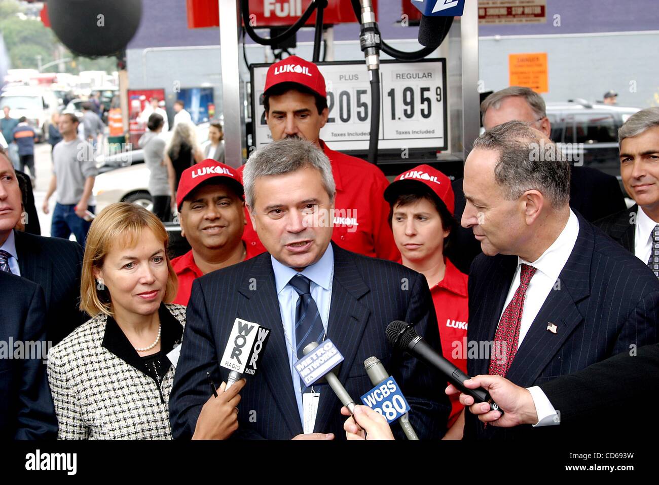 Chuck schumer and putin hi-res stock photography and images - Alamy