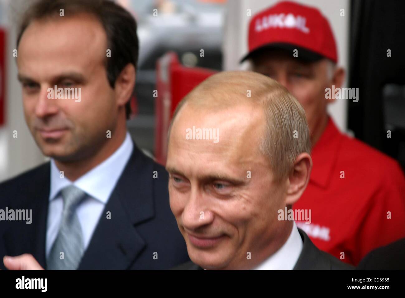 Vladimir putin 2003 hi-res stock photography and images - Alamy
