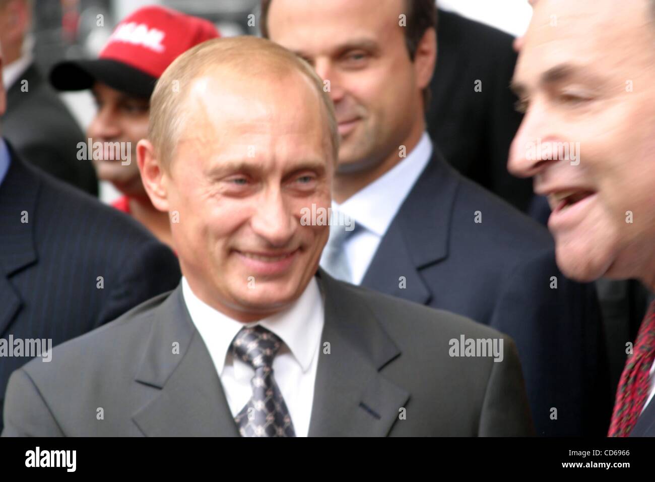 Chuck schumer and putin hi-res stock photography and images - Alamy