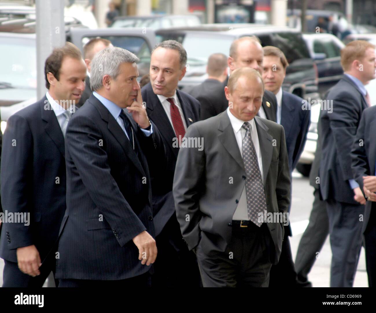 Chuck schumer and putin hi-res stock photography and images - Alamy