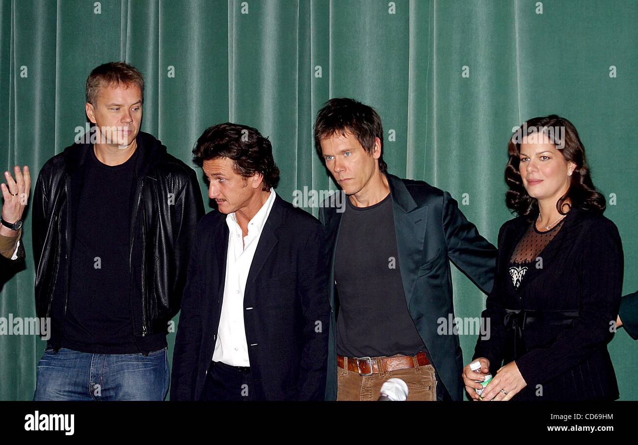 Mystic river 2003 sean penn hi-res stock photography and images - Alamy