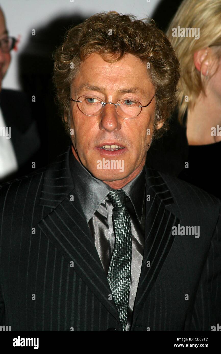 Oct. 3, 2003 - New York, New York, U.S. - K33266RM.MYSTIC RIVER ...