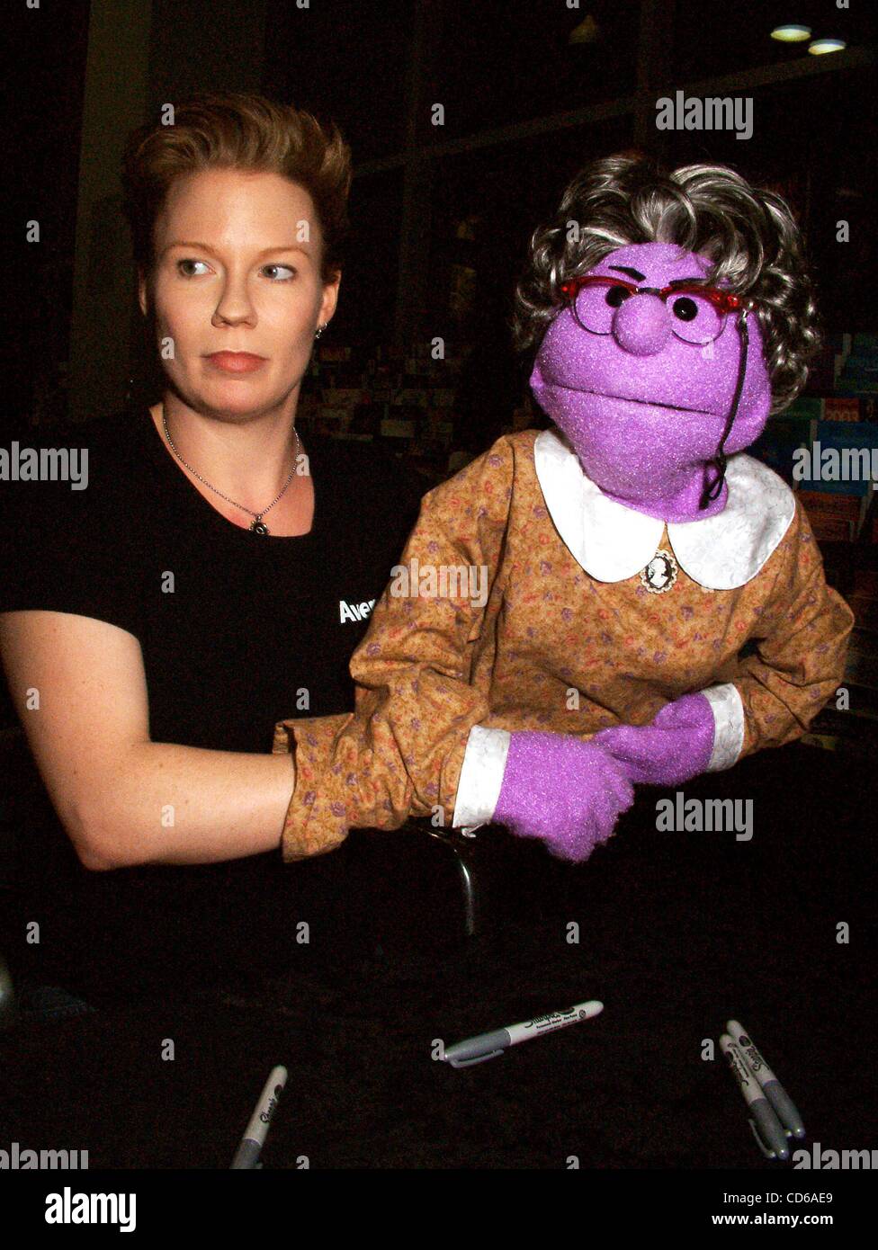 Jennifer barnhart hi-res stock photography and images - Alamy