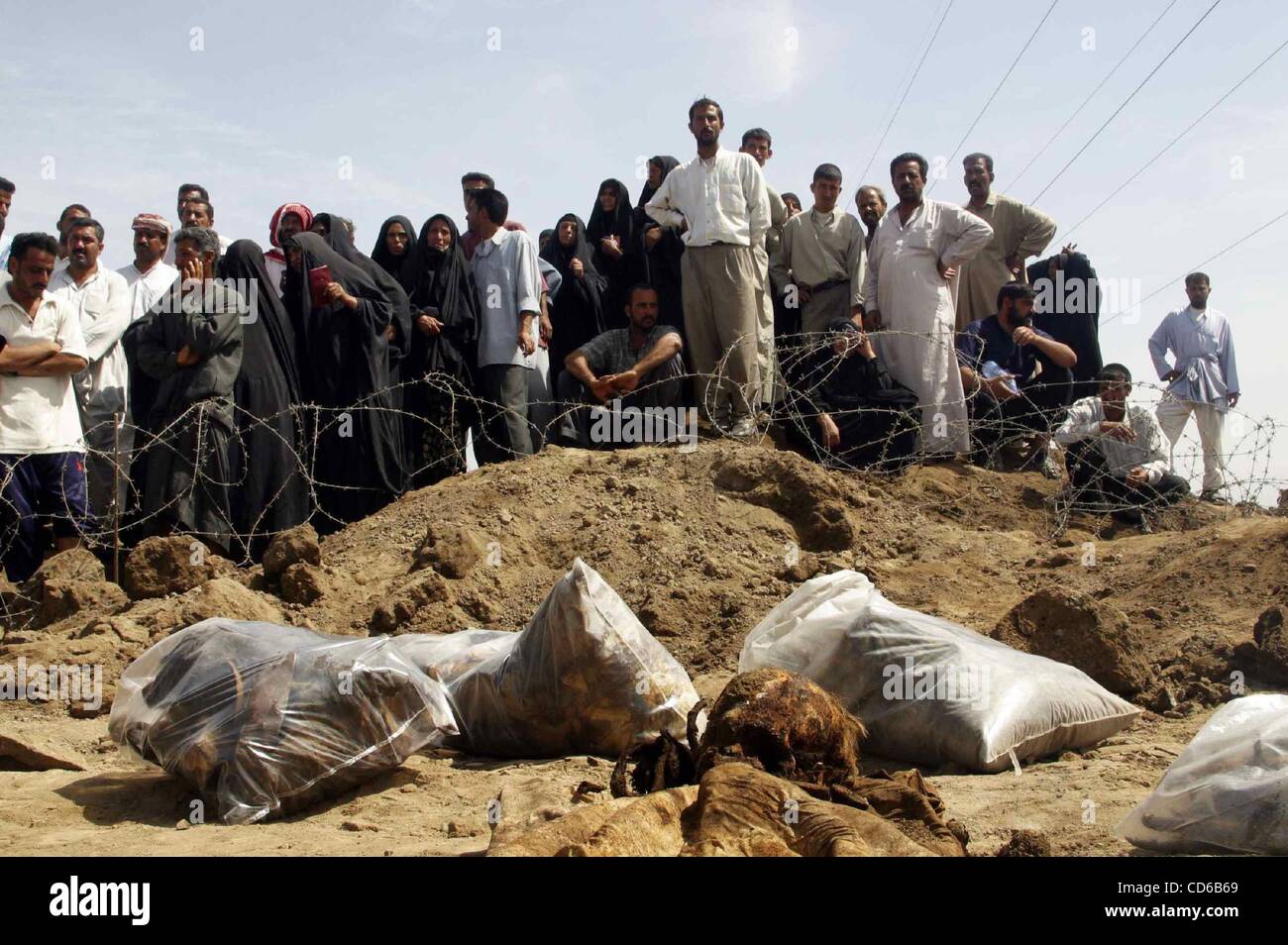 Iraq 2003 military civilians hi-res stock photography and images - Alamy