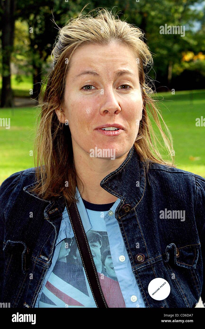 Oct. 16, 2003 - New York, New York, U.S. - K33511RM.RECORDING ARTIST ...