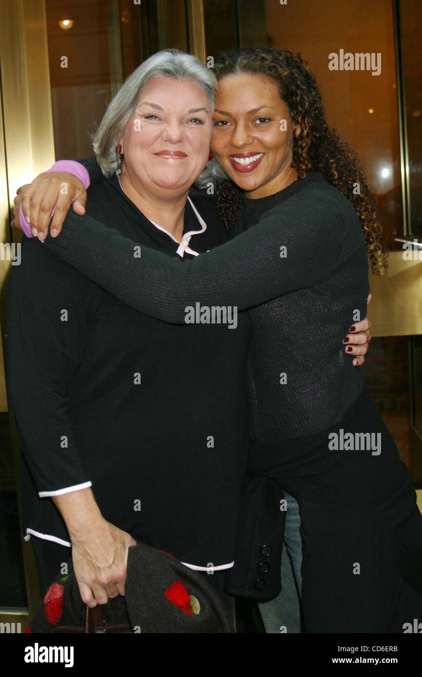 Nov. 1, 2003 - New York, New York, U.S. - K33821JBU.CELEBRITIES OUTSIDE ...