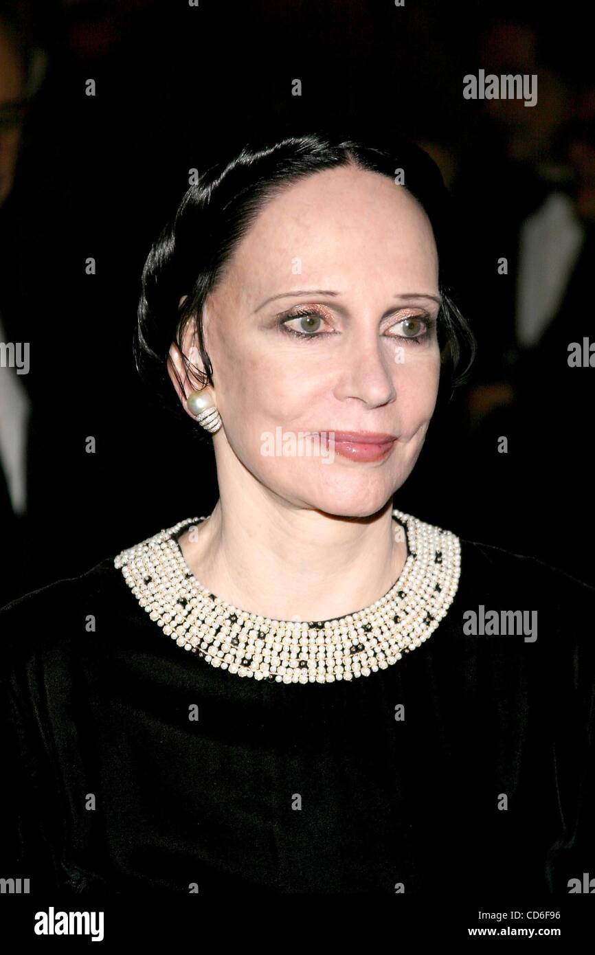 Mary Mcfadden Stock Photos & Mary Mcfadden Stock Images - Alamy