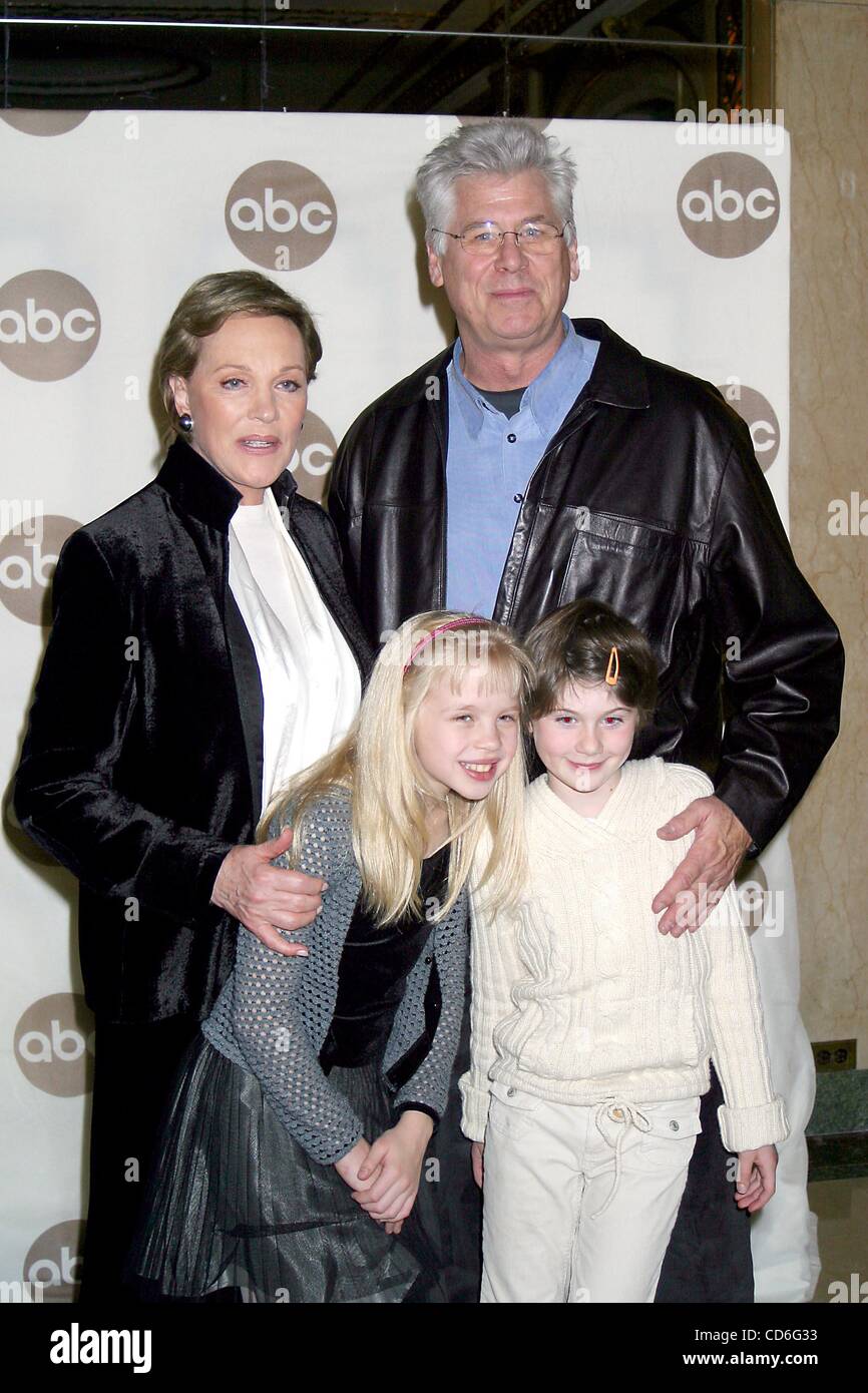 Nov. 15, 2003 - New York, New York, U.S. - **EXCLUSIVE**.K34135JBU.HIGH ...