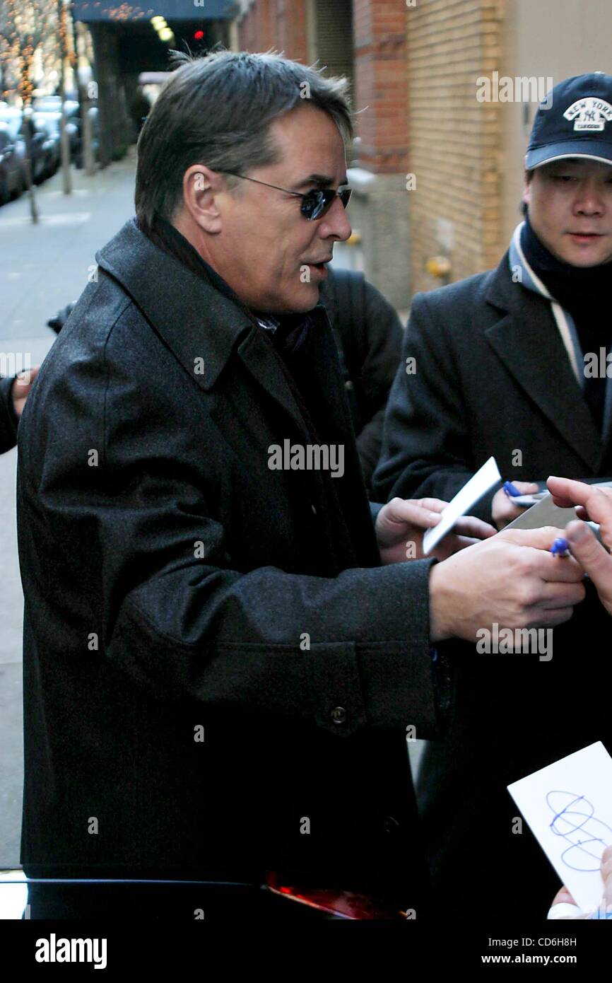 Dec. 2, 2003 - New York, New York, U.S. - K34403RM.CELEBS LEAVING THE ...