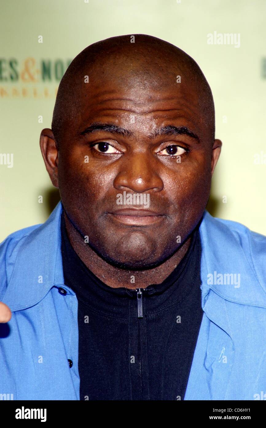 Lawrence taylor giants hi-res stock photography and images - Alamy