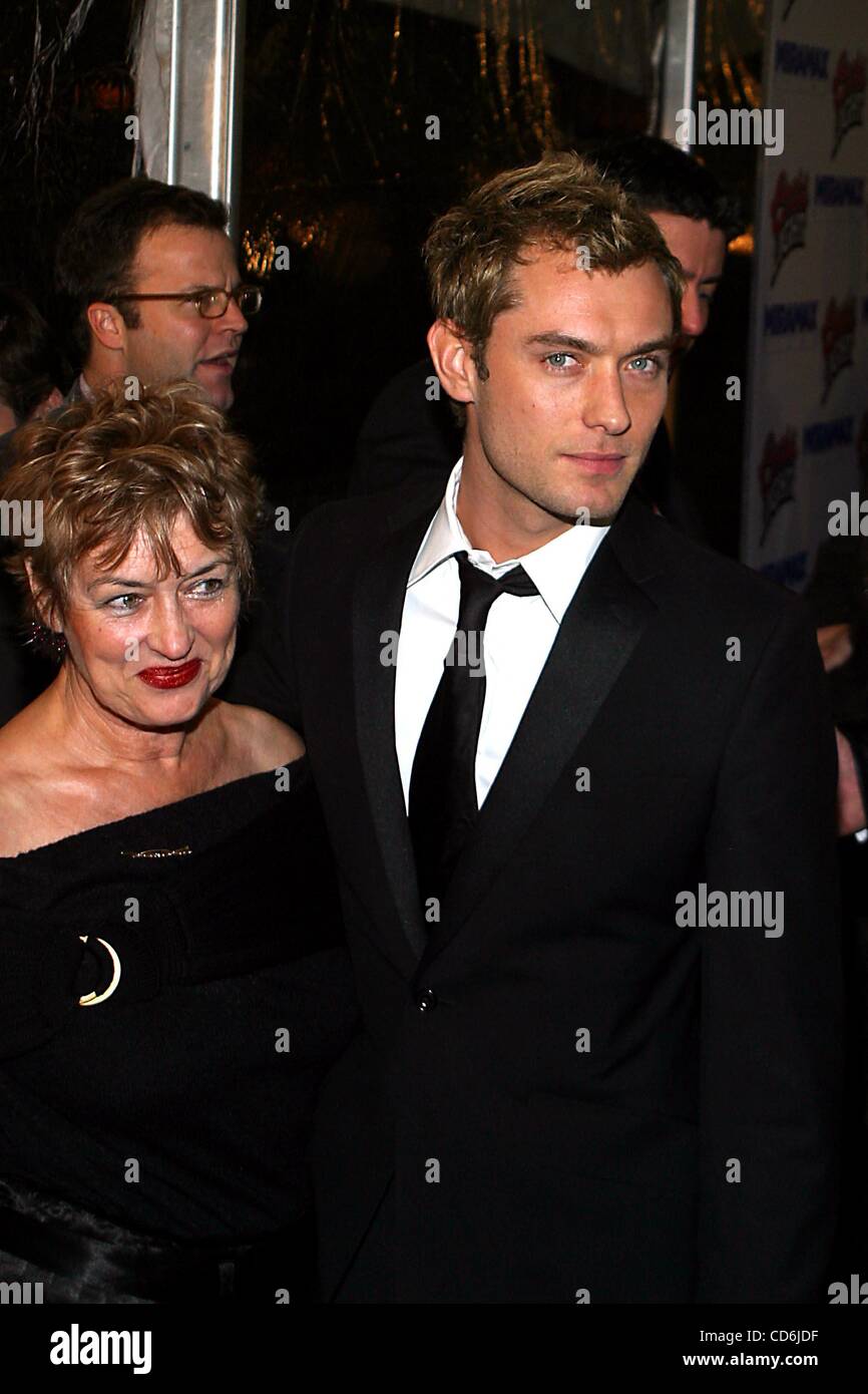 Dec. 9, 2003 - New York, New York, U.S. - K34526RM.COLD MOUNTAIN ...