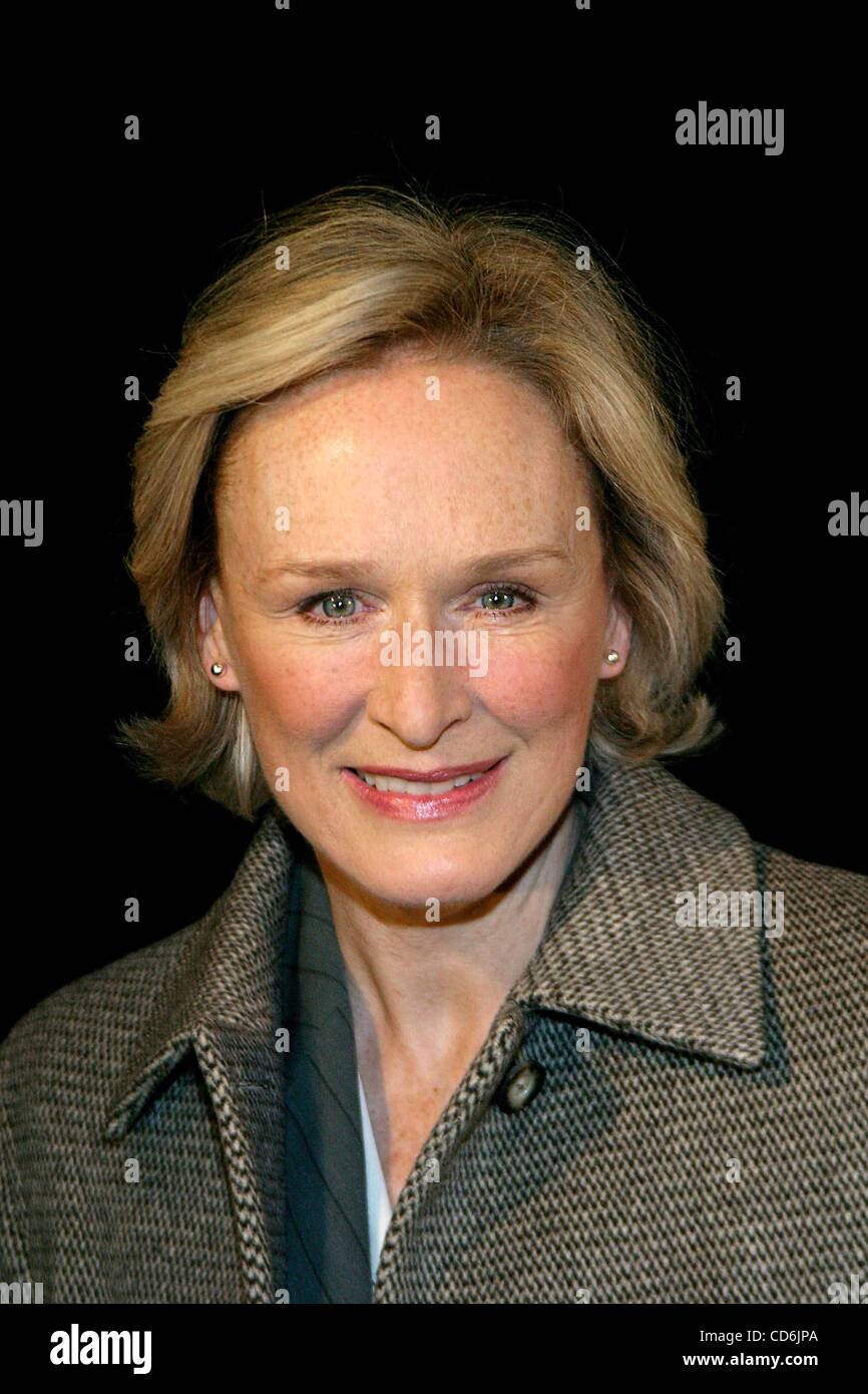 Dec. 10, 2003 - New York, New York, U.S. - K34558RM.THE 2003 MUSE ...