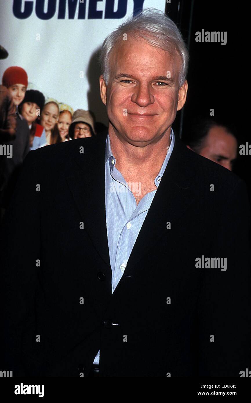 Cheaper dozen 2003 steve martin hi-res stock photography and images - Alamy