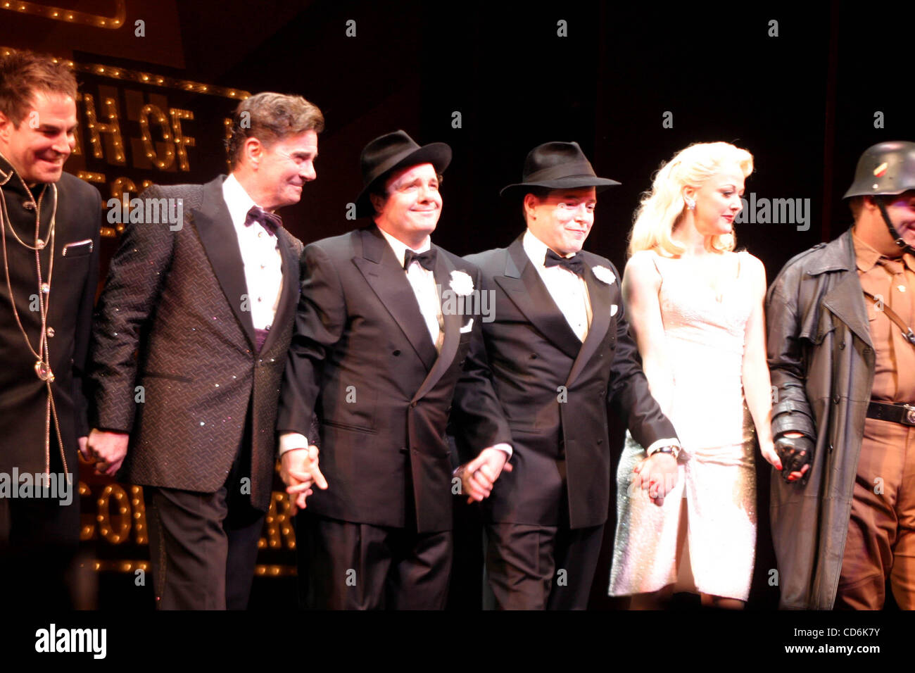 Dec. 30, 2003 - New York, New York, U.S. - K34742RM.CURTAIN CALL AT THE ...