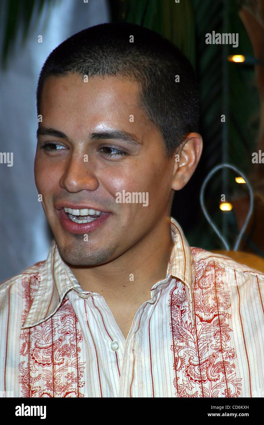 Jan. 12, 2004 - New York, New York, U.S. - K34840RM.CASTMEMBERS OF THE ...