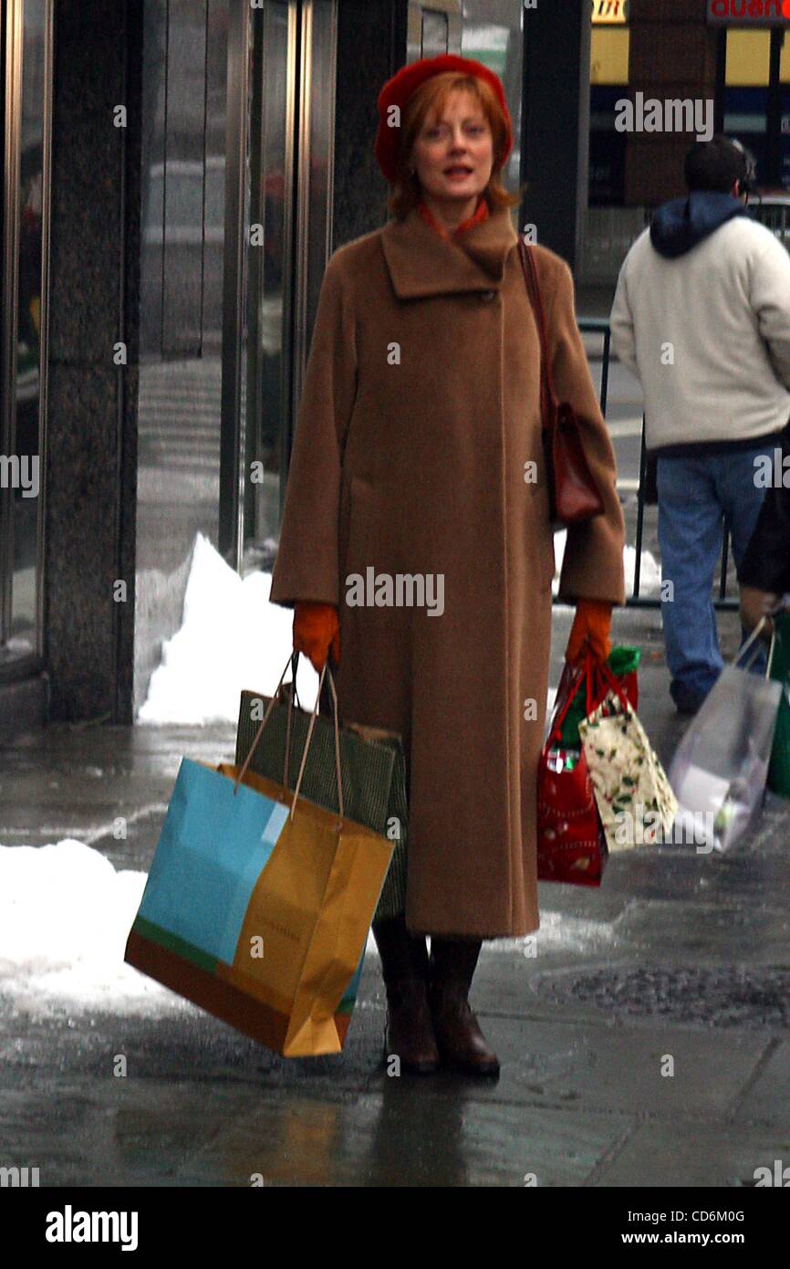 Jan. 12, 2004 - New York, New York, U.S. - K34842RM.SUSAN SARANDON FILM ...