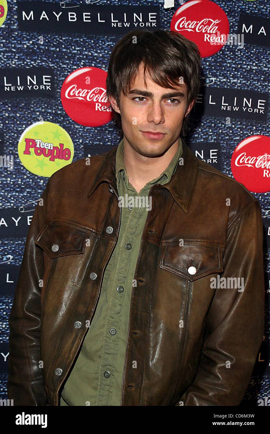 Jan. 13, 2004 - New York, New York, U.S. - K34920RM.5TH ANNUAL WHAT'S ...