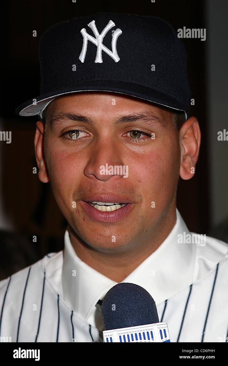 Feb. 17, 2004 - New York, New York, U.S. - K35646ML.PRESS CONFERENCE TO ...