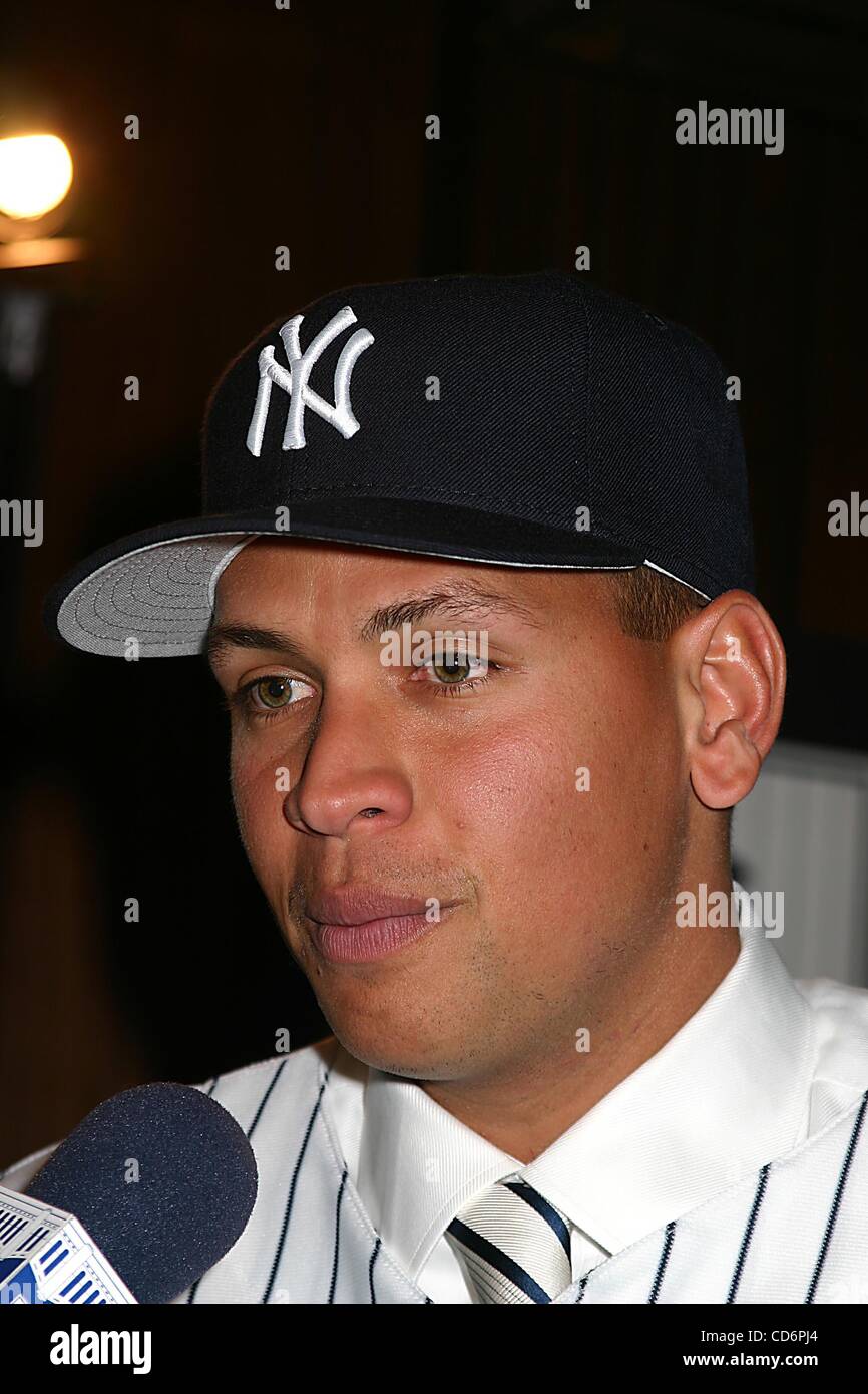 Feb. 17, 2004 - New York, New York, U.S. - K35646ML.PRESS CONFERENCE TO ...