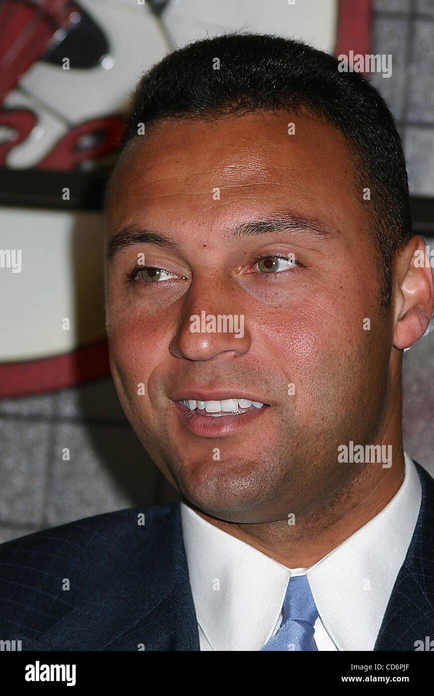 Feb. 17, 2004 - New York, New York, U.S. - K35646ML.PRESS CONFERENCE TO ...