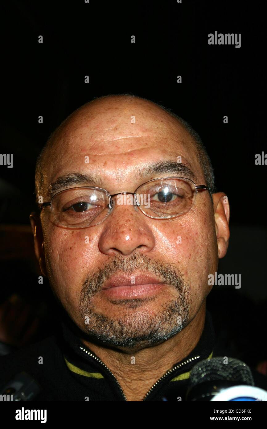 Feb. 17, 2004 - New York, New York, U.S. - K35646ML.PRESS CONFERENCE TO ...