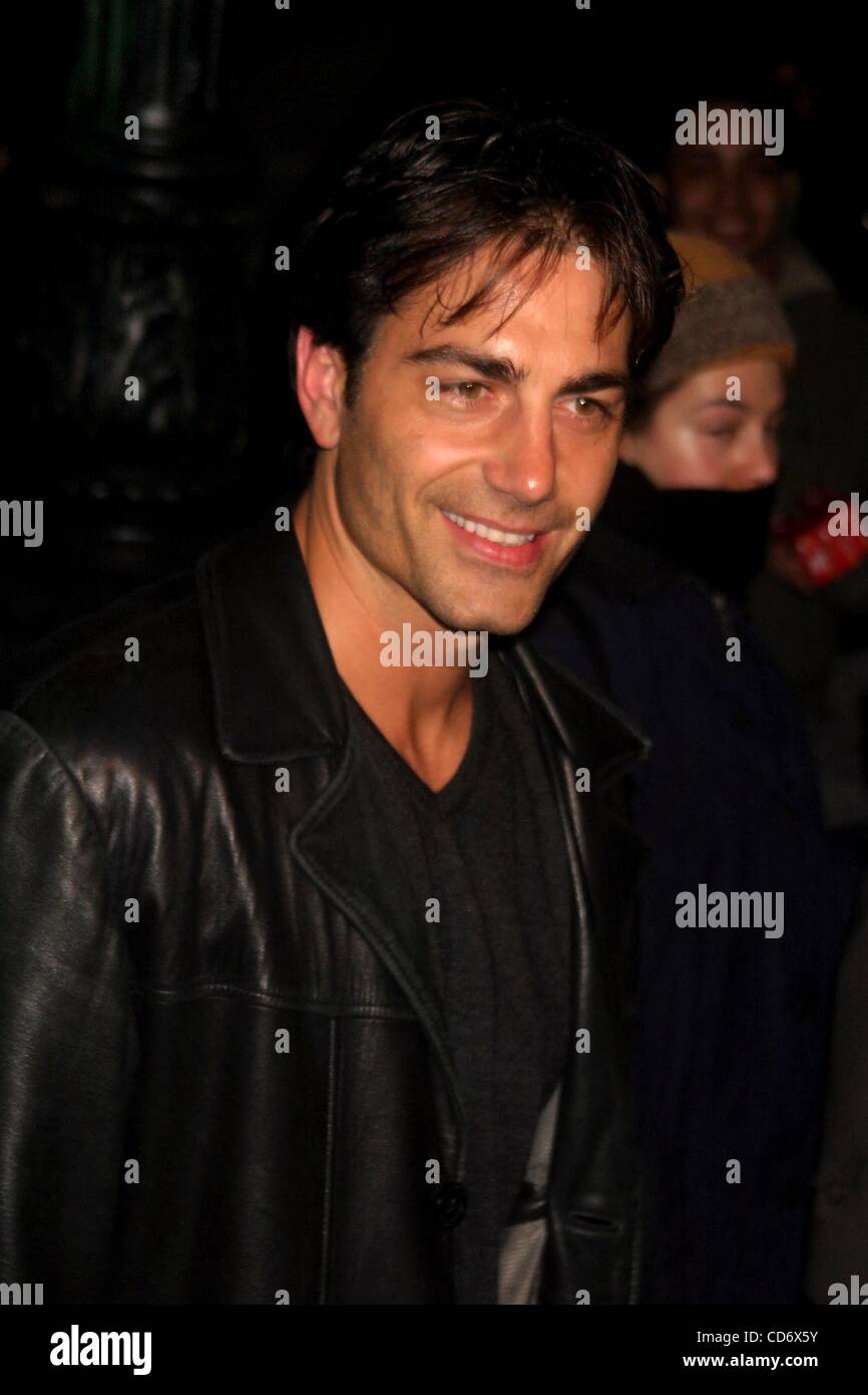 Apr. 1, 2004 - New York, New York, U.S. - K36439RM.MICHAEL BERGIN ...