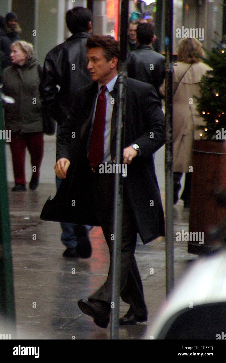 Apr. 2, 2004 - New York, New York, U.S. - K36498RM.THE INTERPRETER ...