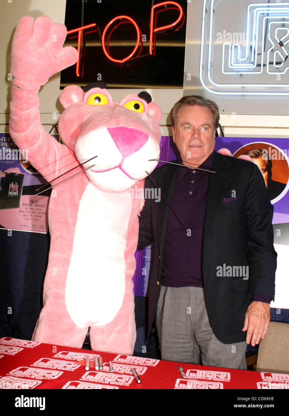 Apr. 5, 2004 - New York, New York, U.S. - K36514RM.ROBERT WAGNER DVD ...