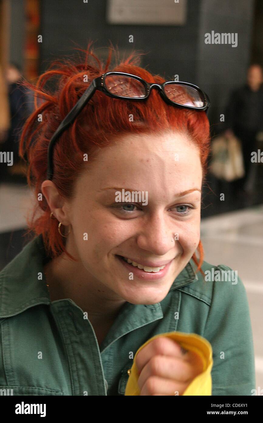 Apr. 7, 2004 - New York, New York, U.S. - K36527RM.MARK HUDSON AND ...