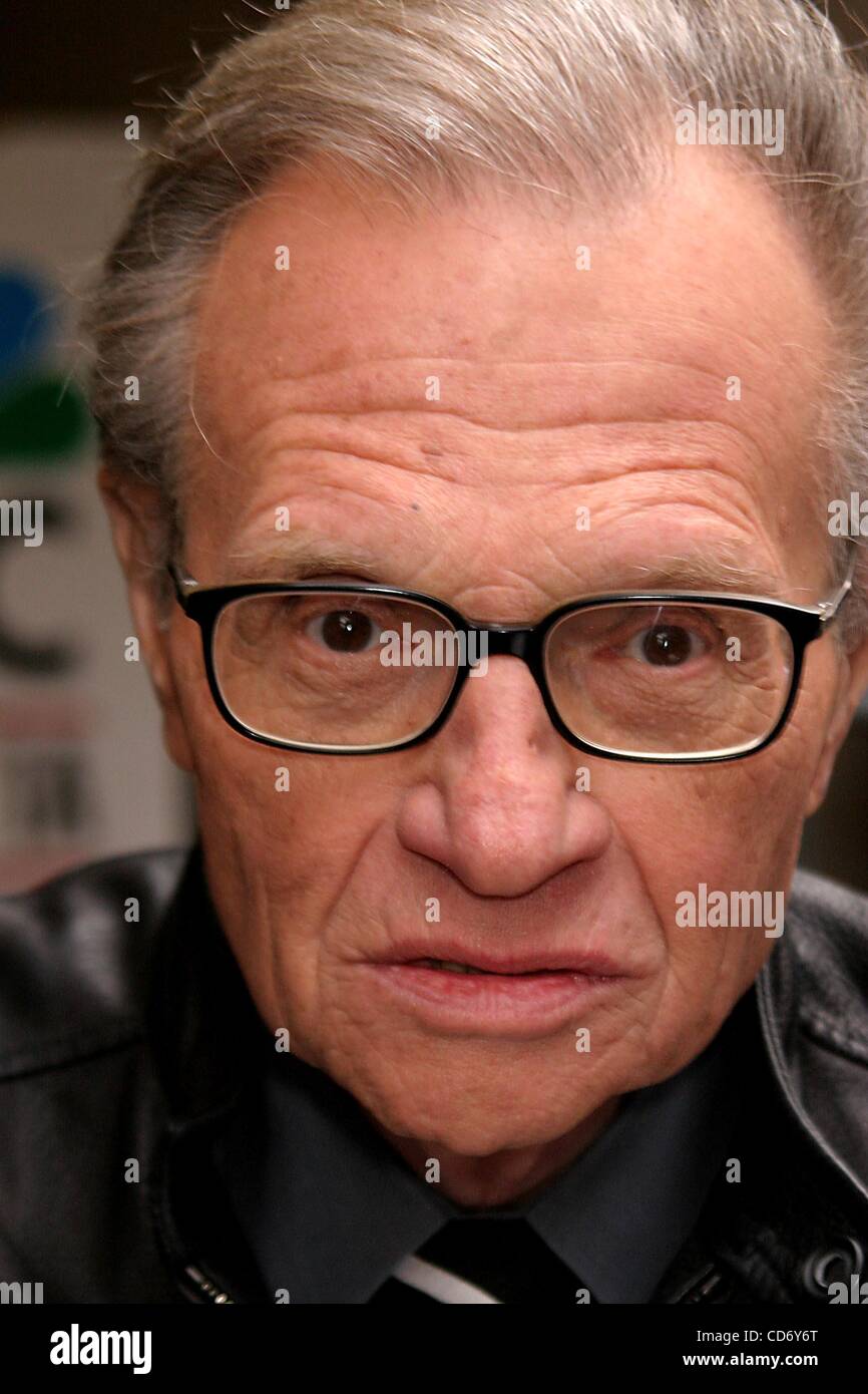 Apr. 12, 2004 - New York, New York, U.S. - K36631RM.LARRY KING ...