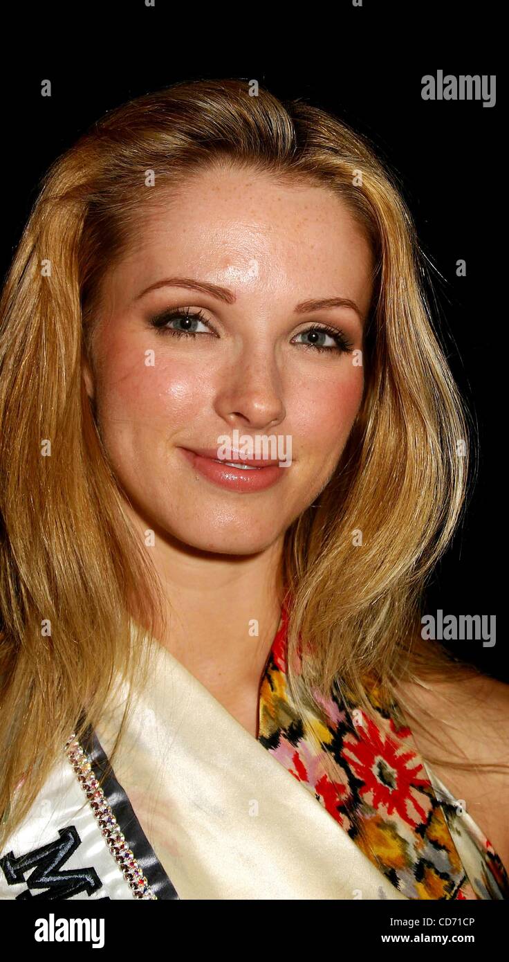 Apr. 26, 2004 - New York, New York, U.S. - K36851ML.''STAND-UP FOR ...