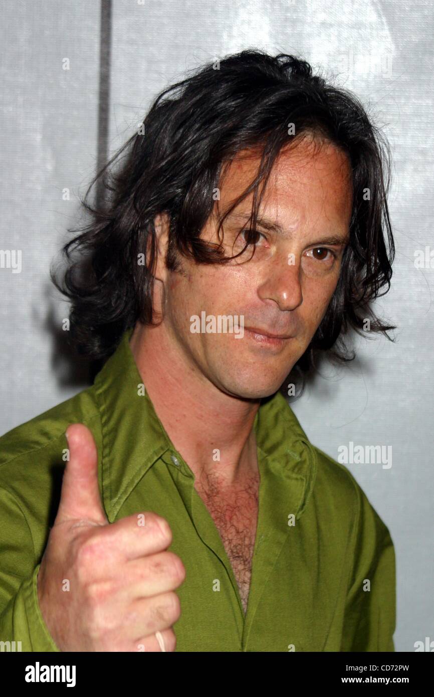 May 7, 2004 - New York, New York, U.S. - K37122RM.THE 2004 TRIBECA FILM ...