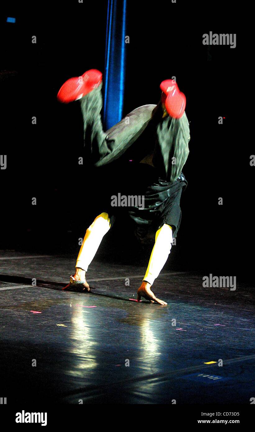 May 11, 2004 - New York, New York, U.S. - K37181RM.SPECIAL EVENING OF ...