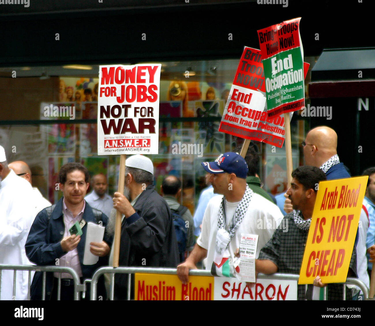 May 14, 2004 - New York, New York, U.S. - K37398RM.ANTI-WAR RALLY ON ...