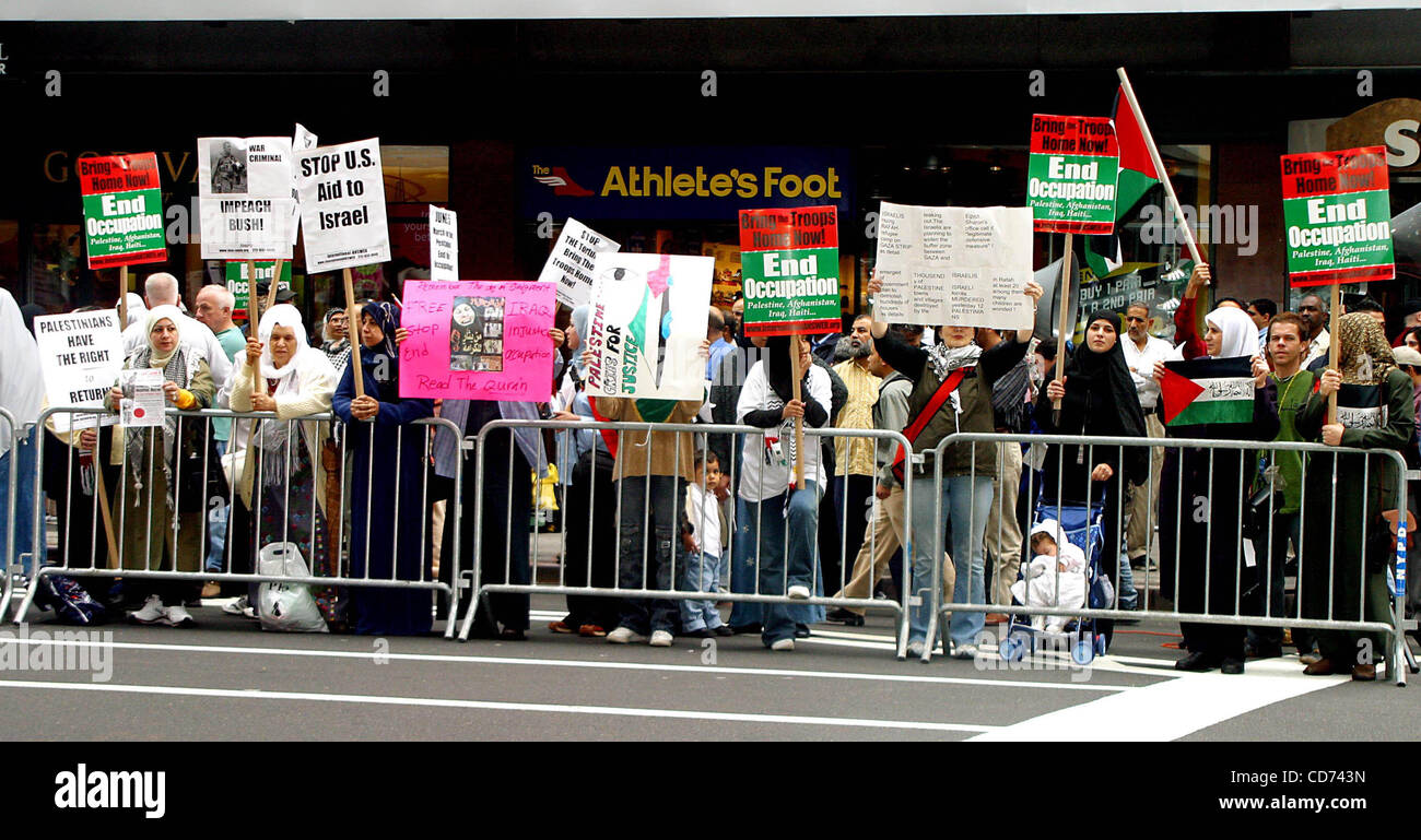 May 14, 2004 - New York, New York, U.S. - K37398RM.ANTI-WAR RALLY ON ...