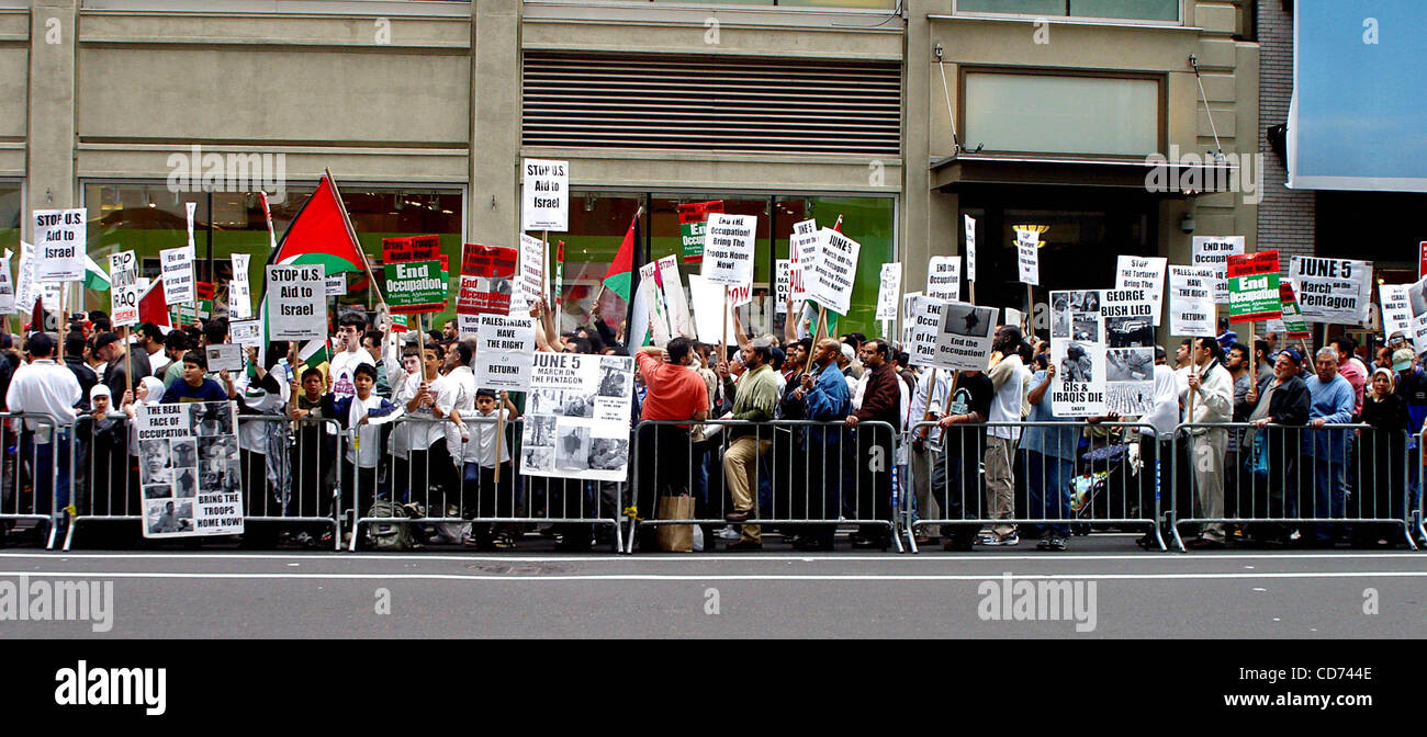 May 14, 2004 - New York, New York, U.S. - K37398RM.ANTI-WAR RALLY ON ...