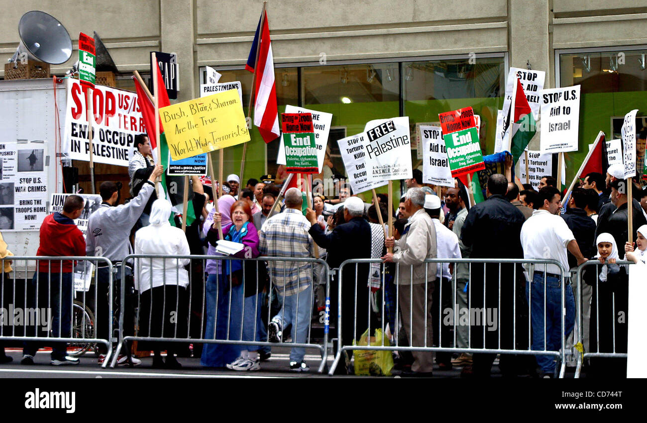 May 14, 2004 - New York, New York, U.S. - K37398RM.ANTI-WAR RALLY ON ...