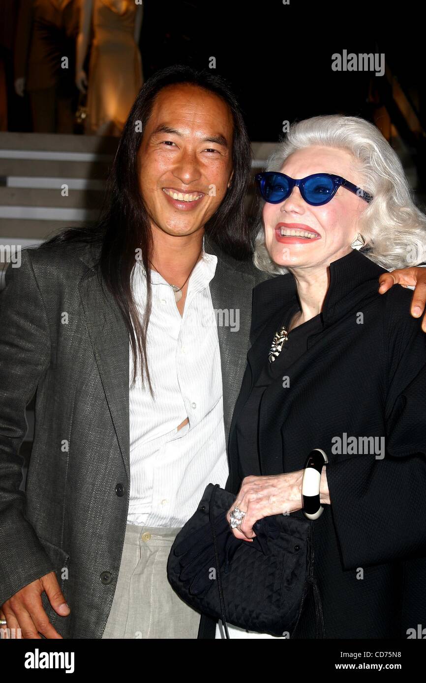 May 25, 2004 - New York, New York, U.S. - K37526ML.DONNA KARAN ...