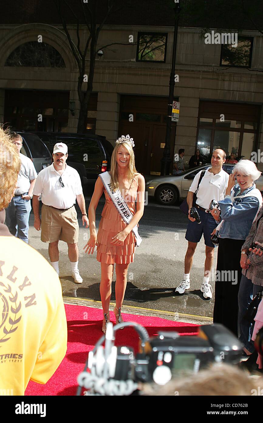June 7, 2004 - New York, New York, U.S. - K37730RM.CELEBRITY DEPARTURES ...