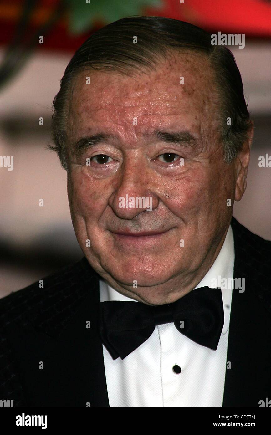 June 15, 2004 - New York, New York, U.S. - K37893RM.PARTY TO CELEBRATE ...